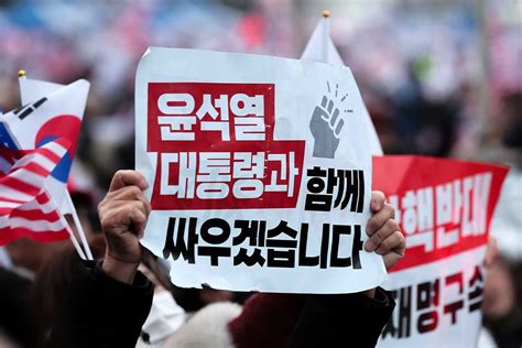 ‘체포 거부 尹 결국 상황 역전… 비상계엄 후 지지율 ‘역대 최고