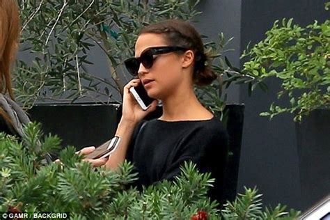 Alicia Vikander Is Stylish In Sweater And Skinny Jeans Daily Mail Online
