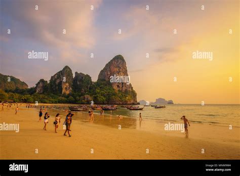 Railay Beach Hi Res Stock Photography And Images Alamy