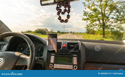 Waze Maps Showing The Way Thru The City Driver Using Waze Maps Editorial Photo Cartoondealer