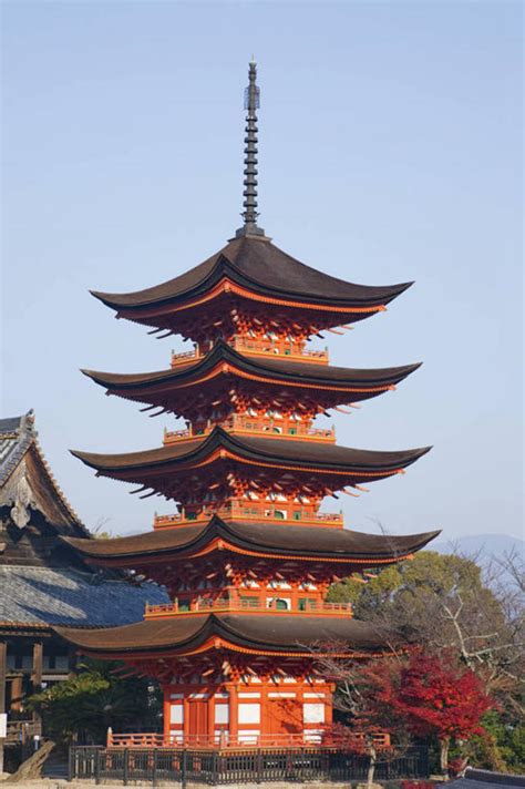 无人寺庙竖图室外白天建筑广岛县日本节日日本文化文化宝塔树祈祷健康许愿摄影宗教佛教信仰纪念神道祈求