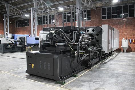 دستگاه تزریق پلاستیک دست دوم خرید دستگاه تزریق استوک روشن رای رادان