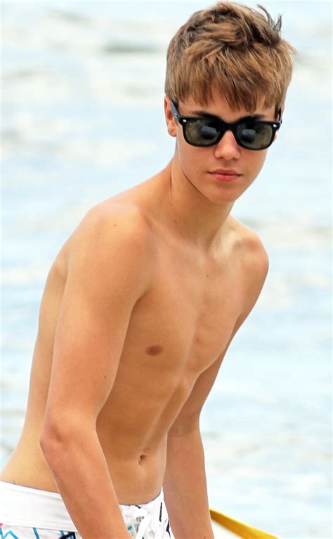 Shirtless Getaway From Justin Bieber S Shirtless Pics E News