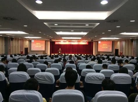 信软学院举行 年暑期实习实训授旗仪式 电子科技大学 成电新闻网