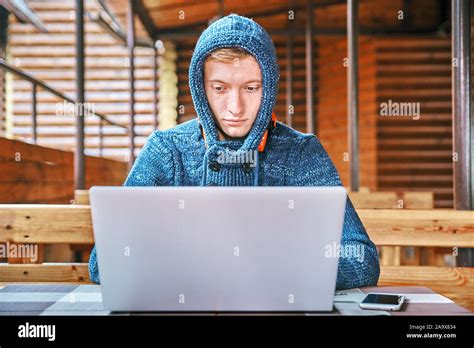 Male Computer Hacker Hi Res Stock Photography And Images Alamy