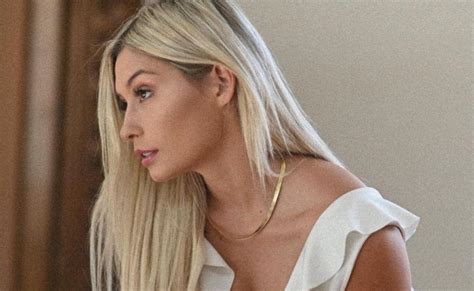 Issa Vegas Promociona En Lencería Su Onlyfans