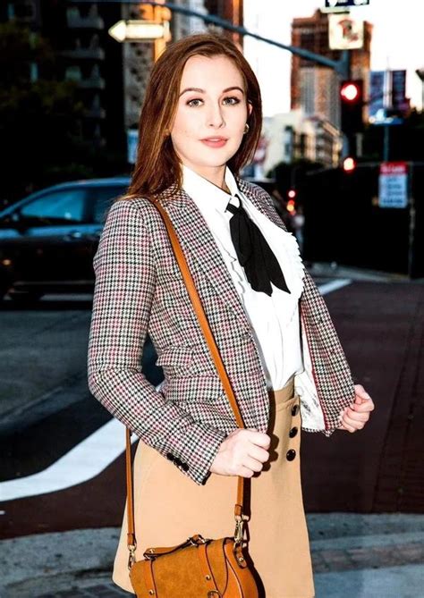 娜娜满天星 的想法 黑暗界女演员—danni Rivers 黑暗之女（电影） 狮子座女孩danni Rivers，1997年出生于