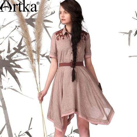 Платье с платочным низом и тонким поясом украшенное вышивкой на лифе Платья Лиф Стиль