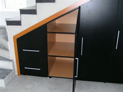 Гардероби реализация Живот отвъд Околомръсното