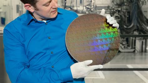 IBM S New Tech Squeezes Billion Transistors Into Fingernail Sized Nm Chip Technology News