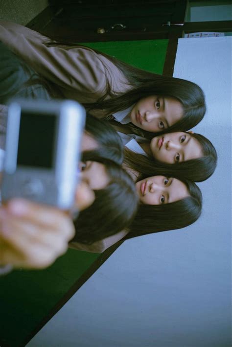 유명 인사에 있는 롬론님의 핀 포즈 사진 연예인