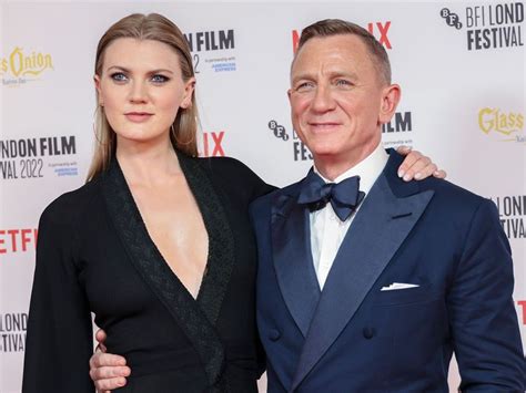 All About Daniel Craigs Daughter Ella Loudon