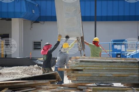 Бизнесът ще има нужда от 205 000 работници и специалисти за следващите 12 месеца сочи проучване