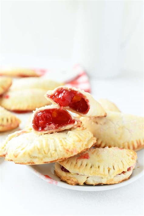16 Delicious Cherry Hand Pie Recipes To Try Today Mexfoody