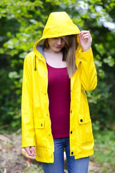 14 Best Tips On What To Wear With A Yellow Raincoat