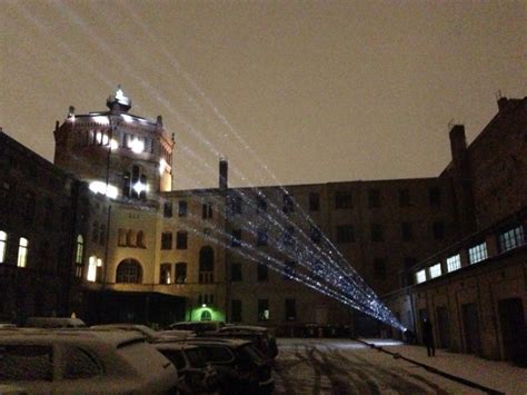 Mil Fotos En Una Pared La Exposición Bye Bye” En El Co Berlin De Eyeem ~ Fotomovil ~