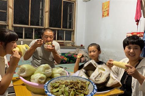 今天做个简单家常饭烀玉米蒸茄子煎豆角喝稀粥舒坦 凤凰网视频 凤凰网