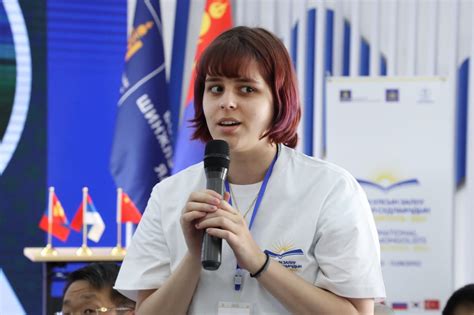 Олон улсын 30 монголч эрдэмтэн иржээ