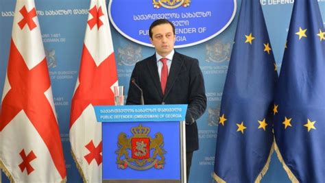 იწვა მწოლიარე მდგომარეობაში იყო მეტყველება არ უჭირდა სახალხო