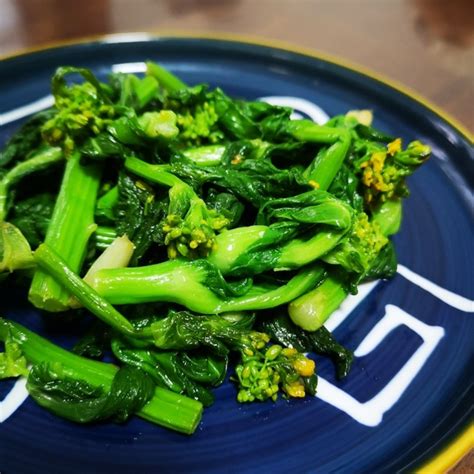 【小清新清炒油菜花的做法步骤图，怎么做好吃】光明食堂下厨房