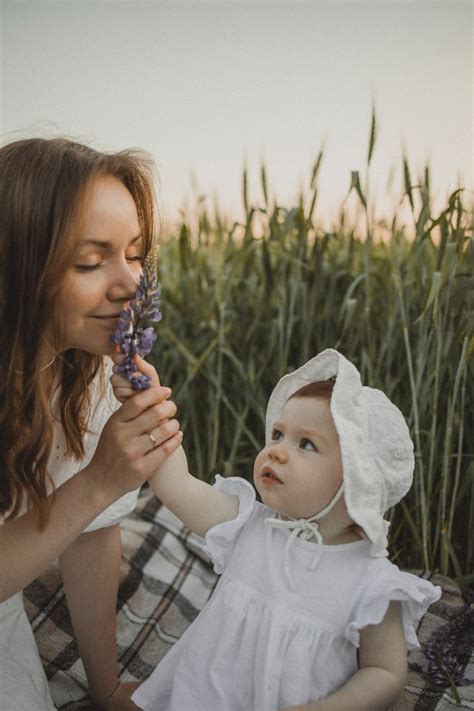 Мама и малыш мама и дочь в поле Фотосессия Малыши Дочь