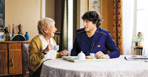 독거노인과 자녀 사이 프랑스 우체부 편지가 되다