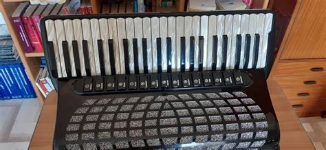 Fisarmonica Choral Bassi Sciolti Modello Bayan 868 P Musicusata It