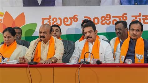 କର୍ଣ୍ଣାଟକ ବିଜେପିରେ ବିଦ୍ରୋହ ଟିକେଟ୍‌ ନମିଳିବାରୁ ଦଳ ଛାଡିଲେ ପୂର୍ବତନ ଉପ ମୁଖ୍ୟମନ୍ତ୍ରୀ ଓ ବିଧାୟକ Prameya