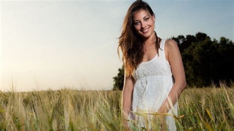 Lorena B Wallpapers Wallpicsnet Wallpapers Photos Pictures