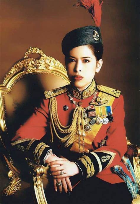 ปักพินโดย คุณชาย น้ำจืด ใน ฟ้าหญิงจุฬาภรณ์ ราชวงศ์ ประวัติศาสตร์ ภาพหายาก