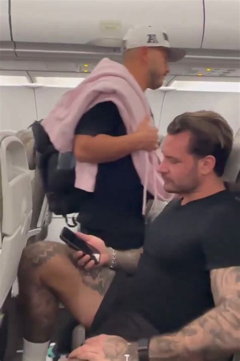 Public Exhib Cmnm Cfnm Guy Flashes Cock And Abs…
