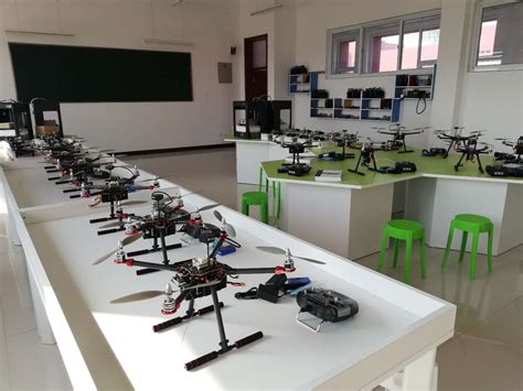 案例 中航恒拓 无人机实训室 科研无人机 无人机实验室 人工智能无人机 1 X无人机职业技能等级认证 无人机实训室建设服务商 无人机职业院校实训室 无人机实训设备 无人机创客教育 教育无人机
