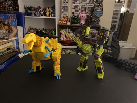 I Finally Opened G2 Grimlock And Toxitron R Transformers