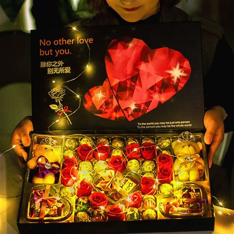 Dove ช็อกโกแลตกล่องของขวัญจีนของขวัญวันวาเลนไทน์ Candy สำหรับแฟนสาววันเกิดสารภาพเพื่อนที่ดี