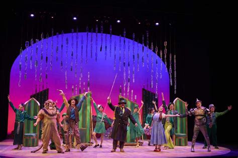 The Wizard Of Oz At Alberta Theatre Projects A Fun And Entertaining