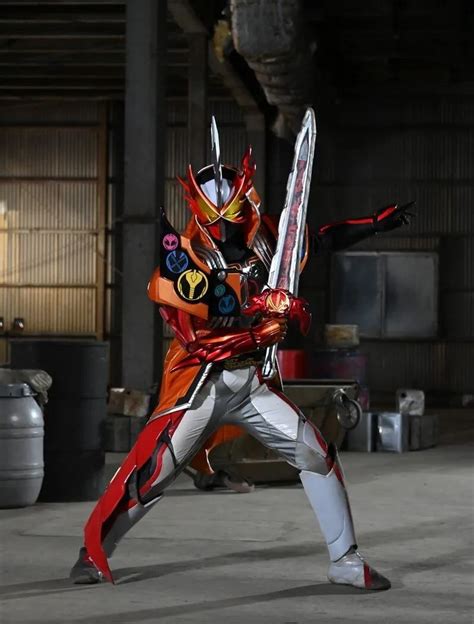 假面骑士：对比令和主骑的传奇骑士形态，你认为哪一个最帅气？ 哔哩哔哩