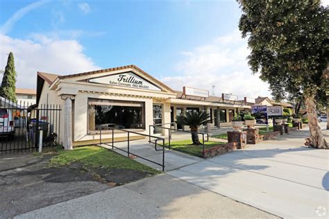 1001 1039 W Whittier Blvd La Habra Ca 90631 The Villelli Building