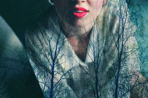 Lara Kiosses Et Ses Portraits à Base De Fleurs Oai13