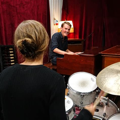 Lessons Andreas Hellkvist