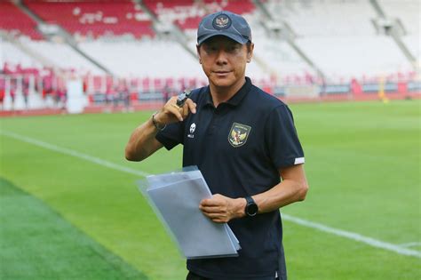 Soal Peluang Maarten Paes Tampil Di Timnas Indonesia Shin Tae Yong Masih Tanda Tanya
