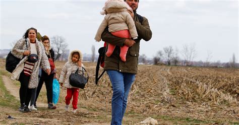 Фронтекс Нараснал е броят на нелегални мигранти пристигнали в Европа през 2022 г Btv Новините