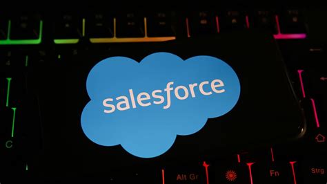 Marc Benioff Raves But Salesforce Growth Dead Last Among Major App Vendors