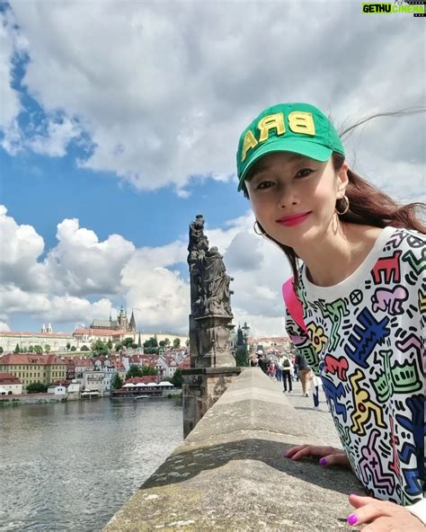 Kim Ji Soo Wiki Biography Age Gallery Spouse And More