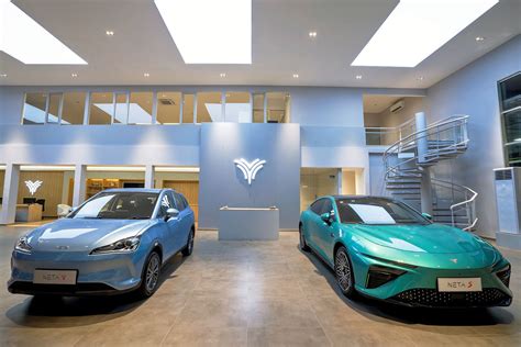 Neta Resmikan Diler Full Ev Pertama Dengan Fast Charging Station Di