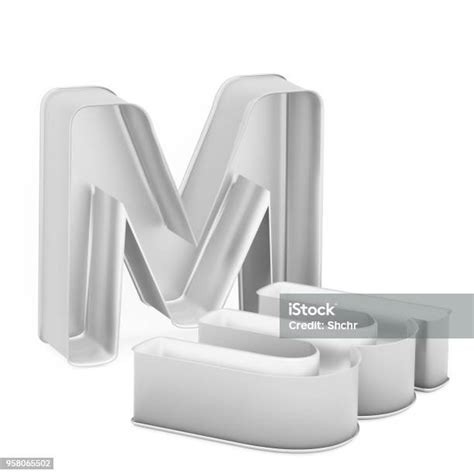 베이킹 케이크 팬 또는 쿠키 커터 세트 자본의 금속 및 소문자 같은 흰색 배경에 글자 M 0명에 대한 스톡 사진 및 기타 이미지 0명 3차원 형태 강철 Istock