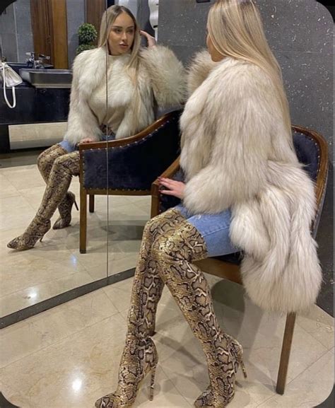 Pin By Chico Gonzalez On Boots Fur Coats Women Fur Fashion Fur