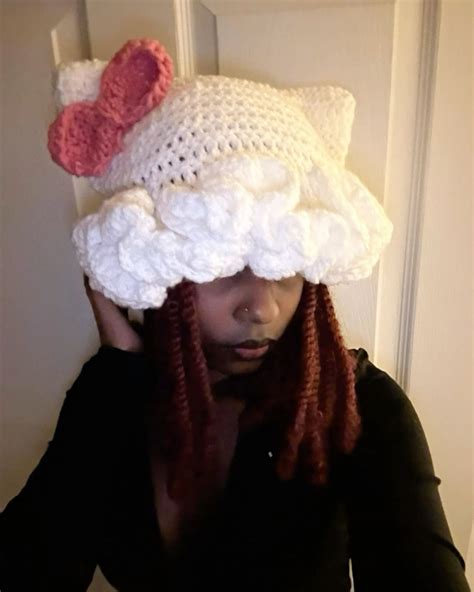 Hello Kitty Crochet Hat Crochet Projects Hello Kitty Crochet Crochet Diy Tutorial