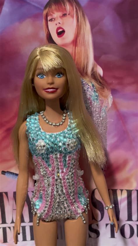 Boneca Barbie Taylor Lautner