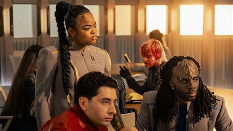 Star Trek Starfleet Academy Actors Defend Phenomenal Show Following