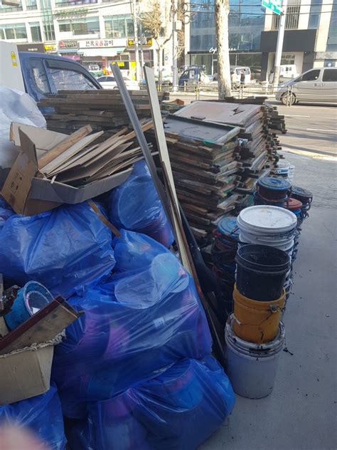 침대버리는법 침대프레임버리기 나무버리기 폐목처리법 사무실가구버리기 장농버리는법 옷장버리기 책장버리는방법 안마의자폐기 창고폐기물처리 학원책상버리기 돌침대버리는방법 네이버 블로그